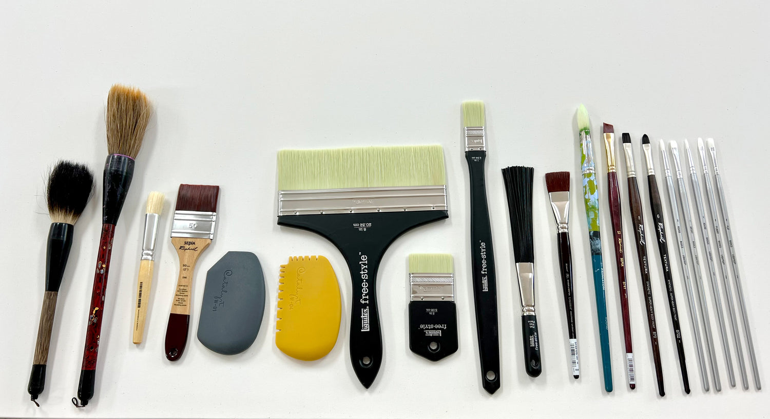 A guide to artist paintbrushes – Claire Desjardins, Fine Artist